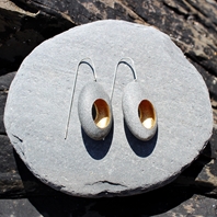 Jewellery by the contemporary jewellery designer JOHN & DAWN FIELD